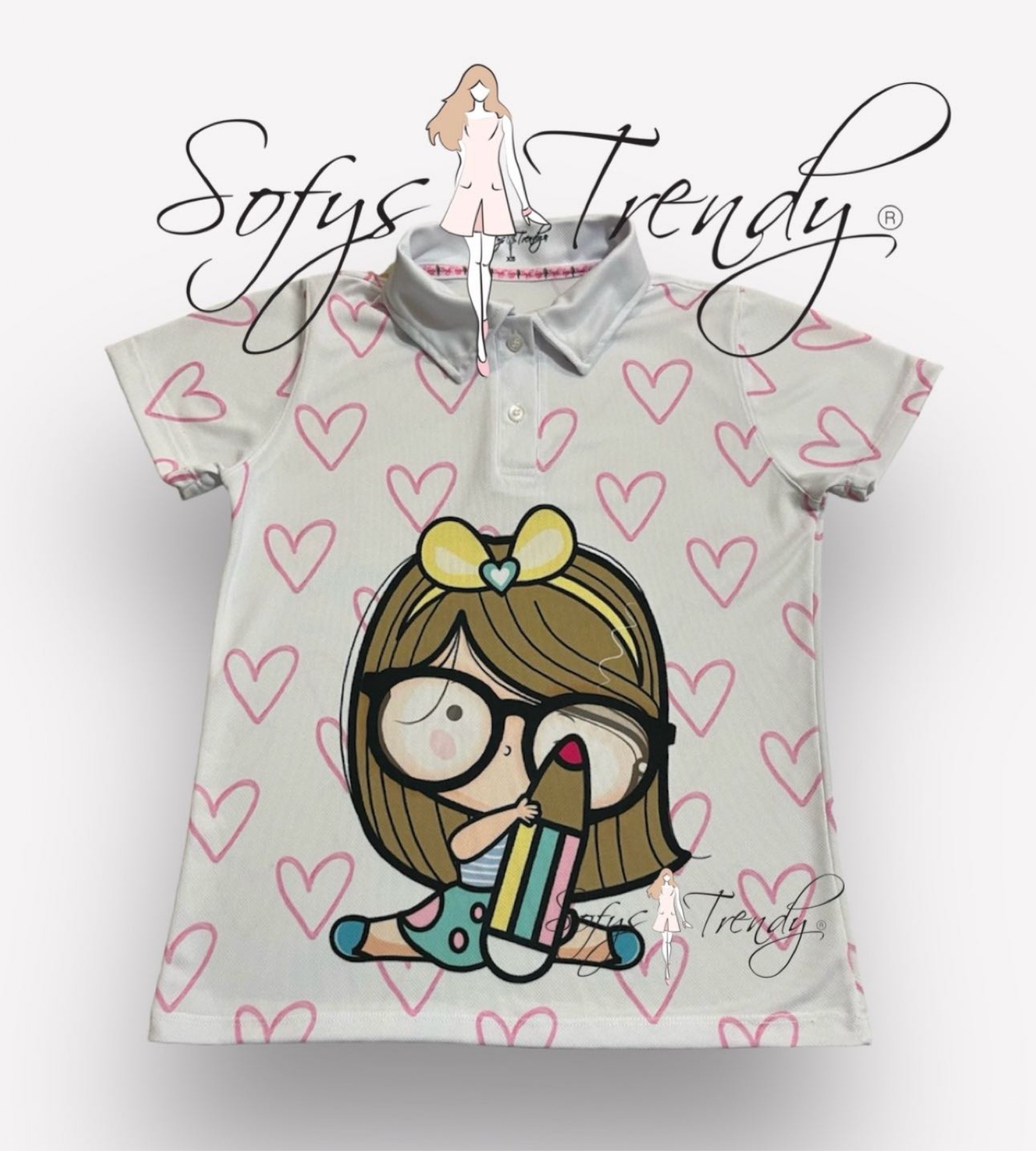 Polo Niña Lápiz Fondo Corazones – Sofys Trendy